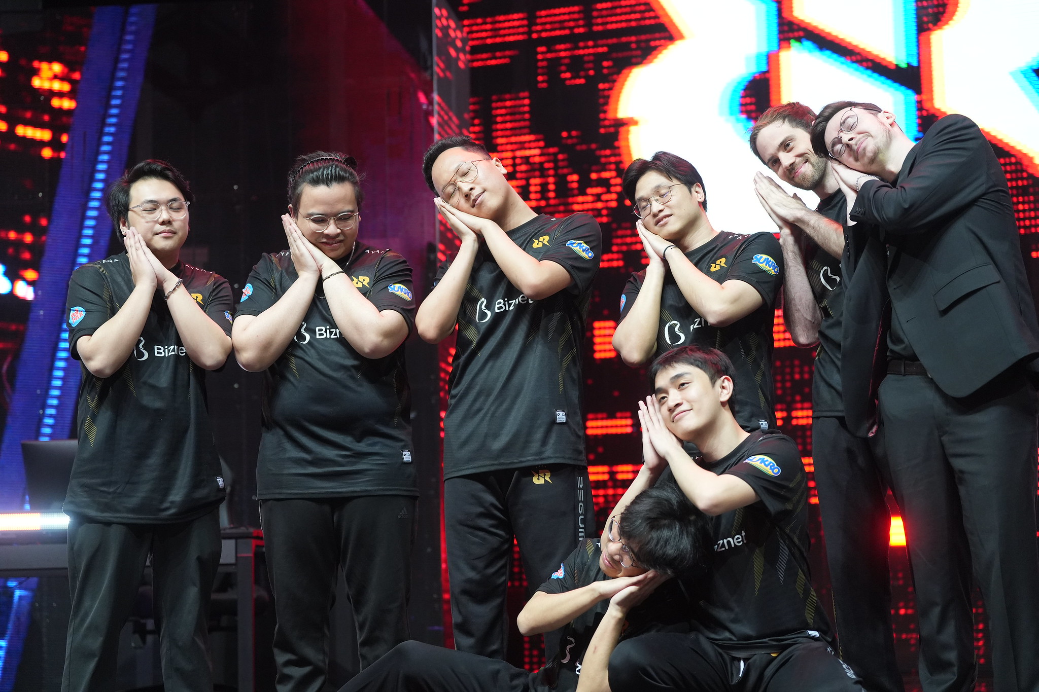 Rex Regum Qeon part ways with coach yb - VALO2ASIA