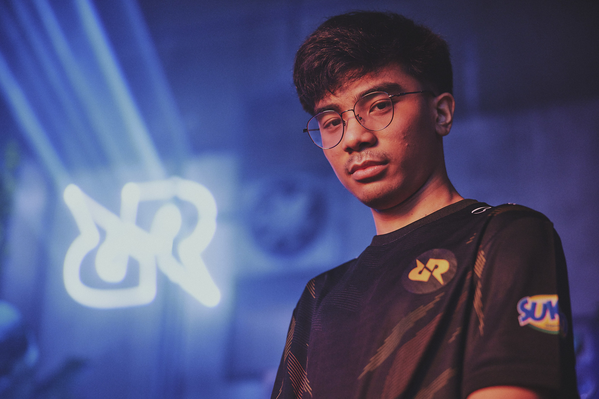 Rex Regum Qeon bid farewell to EJAY - VALO2ASIA