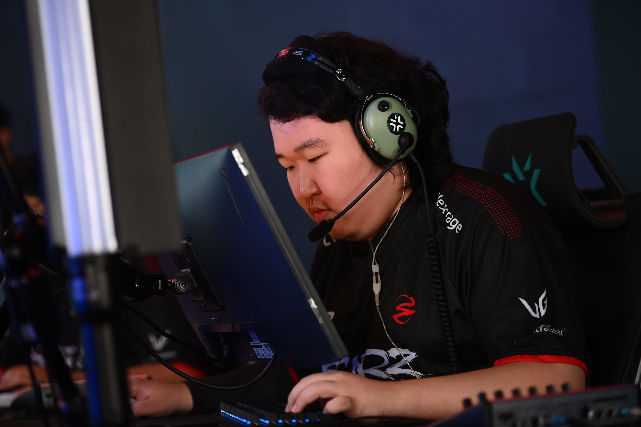 Rex Regum Qeon sign Jemkin from SCARZ - VALO2ASIA